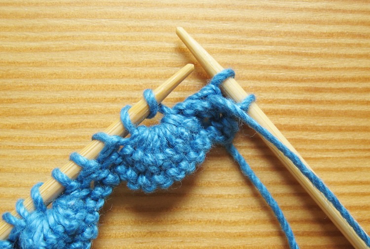 Scalloped Knitting Edge Stitch - How Did You Make This? | Luxe DIY